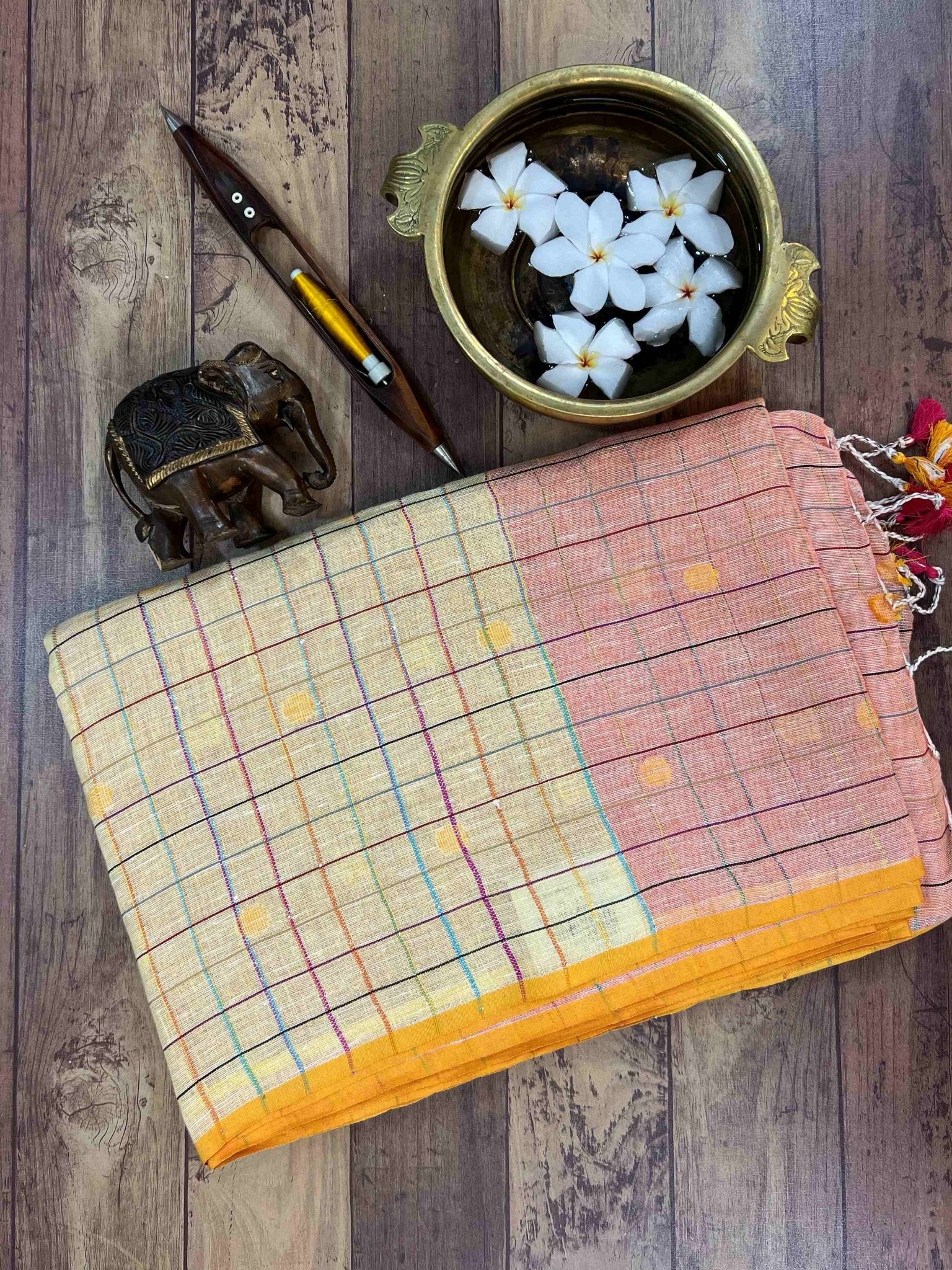 Hemant – Linen Saree – Manoranjitham